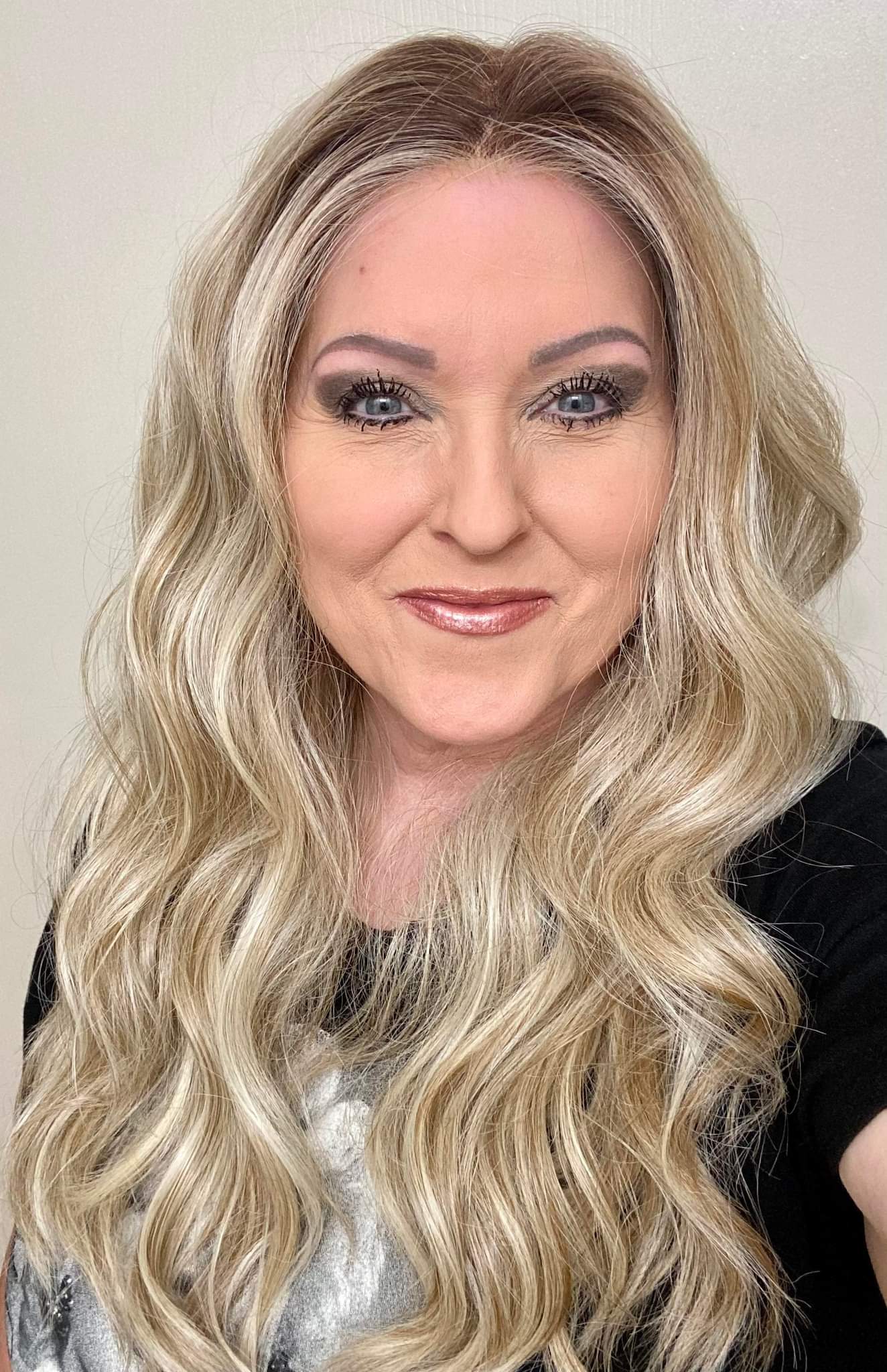 Maxwella 22" by BelleTress – TL Wigs - Wigs and Toppers